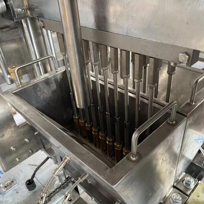 Cina Macchina semiautomatica per la fabbricazione di caramelle a base di marmellata di frutta con deposito automatico di caramelle in vendita