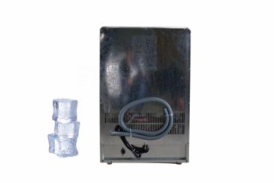 China Ice Cube Making Machine Commercial 5000kg Automatic Air Cooling Sanyo Compressor for sale