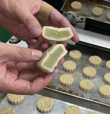 China Automatic Encrusting Machine with Filling Cookie Function Encrusting Cookie Machine for sale