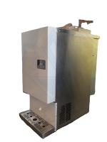 China Bristol Compressor 100kg Ice Machine for Automatic Ice Cube Production for sale