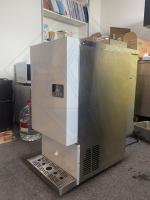 China Industrial Smart Ice Machine Automatic Ice Cube Maker with and 600w Power for sale