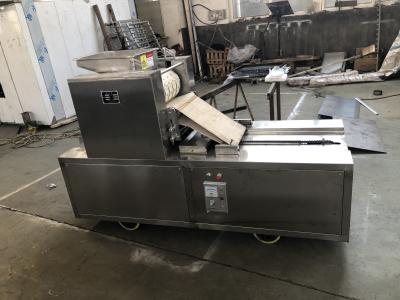 China Raw Material Corn Biscuit Cookie Making Machine for Industrial Round Flower Cookies for sale