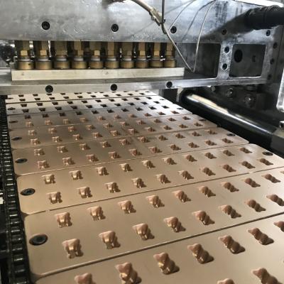 China Soft Gummy Candy Gelatin Pectin Sweet Candy Making Machine with 1700x980x1700mm Size for sale