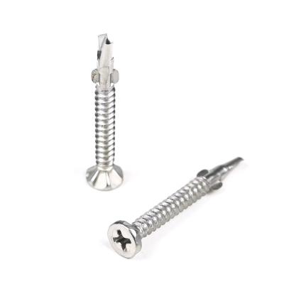 Cina SUS410 Flat Phillips Head Self Tapping Self Drilling Screw Wing Tek Screw con puntini 4.2x38 in vendita