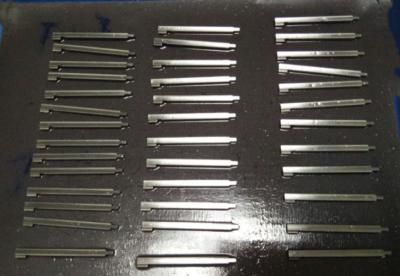 Cina Il centro di precisione dell'acciaio di tungsteno appunta lo stampaggio ad iniezione con l'anodizzazione in vendita