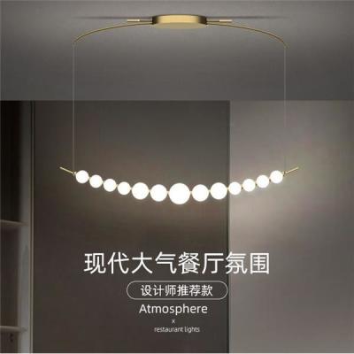 Cina Lampade a pendente in vetro lineare 32W 3000K Luce calda sfera di vetro bianca Lampada a pendente personalizzata in vendita