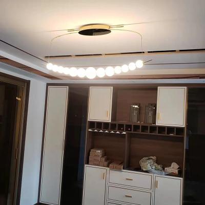 Cina Verniciatura in alluminio a LED Perla d'oro lampadario da pranzo 30W in vendita