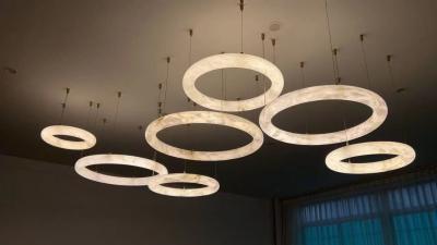 Cina Miglior prezzo Danimarca Modern Creative Minimalist Living Room Hotel Villa Decorazione Rotondo Marmo Pendente Luce Lampada di soffitto in vendita