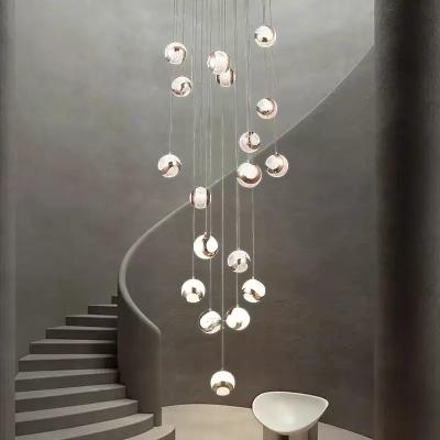 Cina Villa Hotel Loft Scalinata Lampada appesa Disegno Lampada pendente a sfera corrugata acrilica moderna con striscia luminosa a LED in vendita