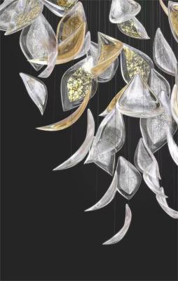 Cina Customized Hotel Lobby Cristallo lampadario moderno lusso Decorativo Large Glass Leaf Led Pendent Light in vendita