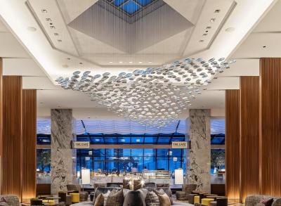 Cina Custom Non Standard Cobblestone Glass Chandelier Hotel Lobby Tavolo di sabbia Forma Atmoseric Lampada Vendite candelabri Lampade pendenti in vendita