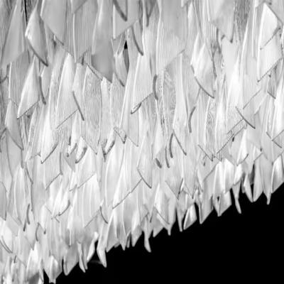 Cina Lampade di vetro di foglia per appendiabiti personalizzate Villa Hotel Lobby Project Texture Twisted Clear Art Glass Chandeliers in vendita