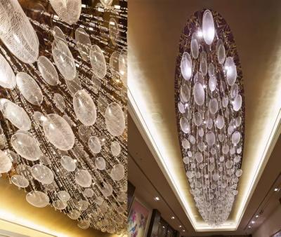 Cina Catena di cristallo ovale personalizzata Villa di vetro Hotel Lobby lampadario Grande progetto alberghiero Dipartimento di lampadine di cristallo Tavola di sabbia Sala club Sala di vetro Progetto di illuminazione creativa Lobby in vendita