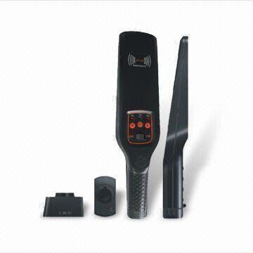China GP-140 Waterproof Digital Metal Detector with Wireless Recharger and Super High-sensitivity for sale