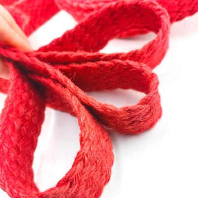 Cina Cintura a treccia di iuta di aringhe rosso sostenibile con nastro di tessuto colorato in vendita