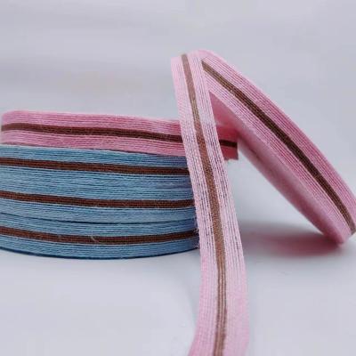 Cina Tela di nastro di giuta di dimensioni personalizzate da 3 cm per imballaggi di regali colorati sostenibili in vendita