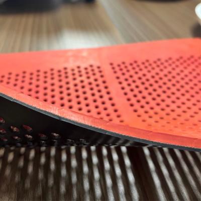 China 8 mm anti-verstopt rubberen scherm mat met rechthoekige gaten voor droog nat screening Te koop