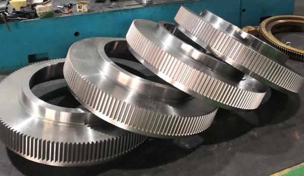 Quality Involute Cylindrical Gear & Gear Shaft Constant Velocity Ratio Center Distance for sale