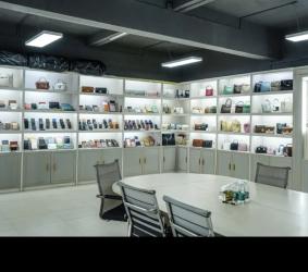 China Factory - Dongguan Langqin Leather Hardware Co., Ltd.