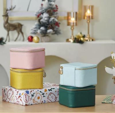 China Custom Size Leather Zip Travel Jewelry Case Ring Necklace Leather Packaging Box for sale