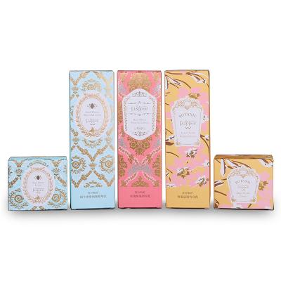 China Custom Luxury Moisturizer Packaging Boxes With Silver Foil Logo Printing Factory for sale