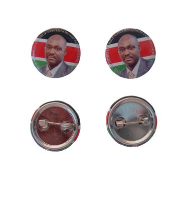 China Embalagens de pin de estanho redondo personalizadas com parte traseira de segurança Embalagens de botão de metal promocionais à venda