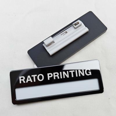 Cina Badge di nome in acciaio inossidabile personalizzato con logo sostitubile inserire etichetta di nome premium produttore in vendita