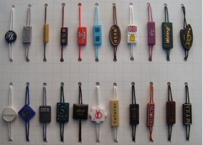 China A camisa feita sob encomenda de T etiqueta etiquetas de suspensão plásticas Hang Tag Fasteners String plástico à venda