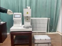 Misuratore di flusso di fusione di termoplastiche a taglio manuale con stampante integrata