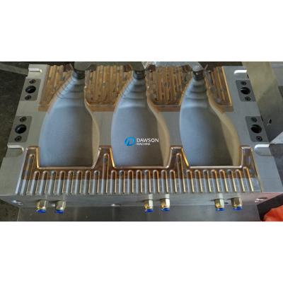 Cina Plastic Detergent Bottle Three Cavities Blowing Mold Plastic Bottle Mould in vendita