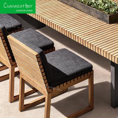 Cina Mobili per l'aria aperta moderni In legno massello In legno di teak Sedia da pranzo in cortile Poltrona di legno Poltrona laterale per mobili in legno in vendita