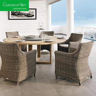 China Moderne buitenmeubelen Patio Rattan fauteuil Wicker Eetstoel met comfortabele kussens Te koop
