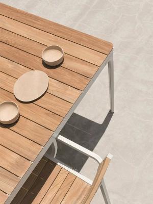 China Op maat gemaakte ontwerpen Luxe patio meubelset Eettafel van massief hout met tafelblad van teakhout en 6 stoelen van kunststof hout Te koop
