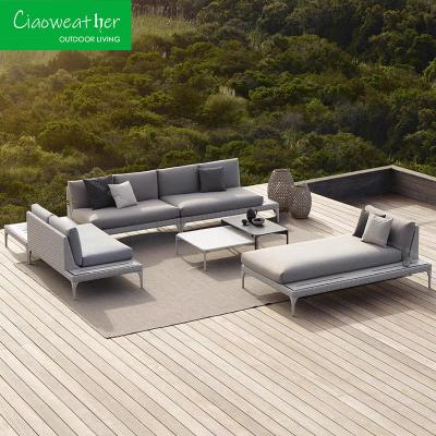 Cina Mobili per cortili esterni di forma rotonda PE Rattan Patio Piscina Divano da giardino Set per hotel Ristorante Banchetto Casa Caffè in vendita