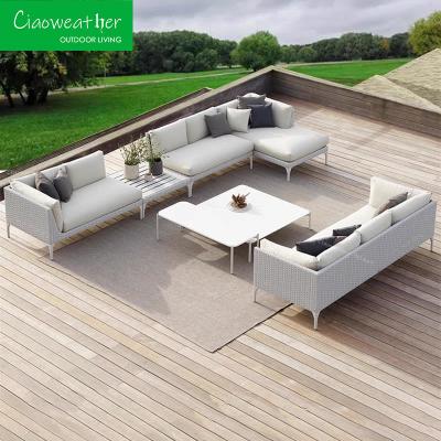 Cina Mobili per cortili esterni di forma rotonda PE Rattan Patio Piscina Divano da giardino Set per hotel Ristorante Banchetto Casa Caffè in vendita