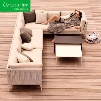 Cina Mobili per cortili esterni di forma rotonda PE Rattan Patio Piscina Divano da giardino Set per hotel Ristorante Banchetto Casa Caffè in vendita