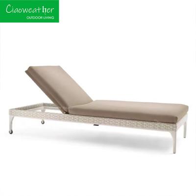Cina Mobili per cortili esterni di forma rotonda PE Rattan Patio Piscina Divano da giardino Set per hotel Ristorante Banchetto Casa Caffè in vendita