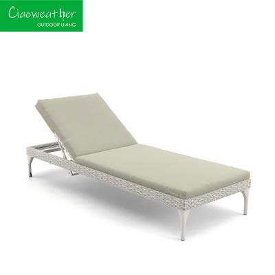 Cina Mobili per cortili esterni di forma rotonda PE Rattan Patio Piscina Divano da giardino Set per hotel Ristorante Banchetto Casa Caffè in vendita