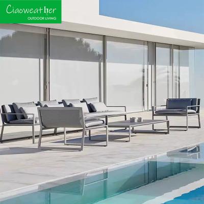 China Conjunto de móveis de exterior à prova d'água Sofá com estrutura metálica Design durável e elegante à venda