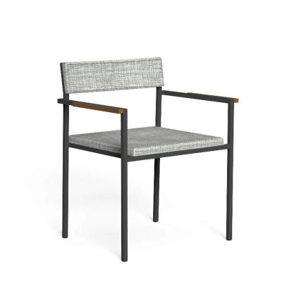 Cina Set di sedie in teak per patio esterno Tavolo e sedie in rotino grigio marrone in design moderno in vendita