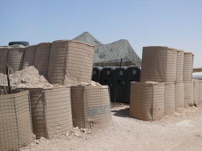 Cina Bunker difensivo resistente delle barriere di Hesco, tempo di impiego lungo delle barriere riempite di sabbia in vendita