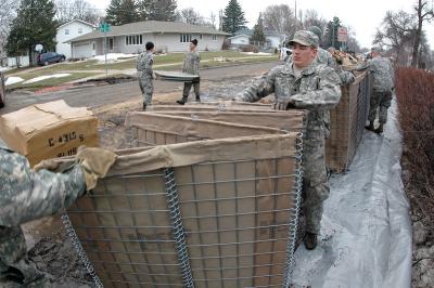 Cina Bunker difensivo resistente delle barriere di Hesco, tempo di impiego lungo delle barriere riempite di sabbia in vendita