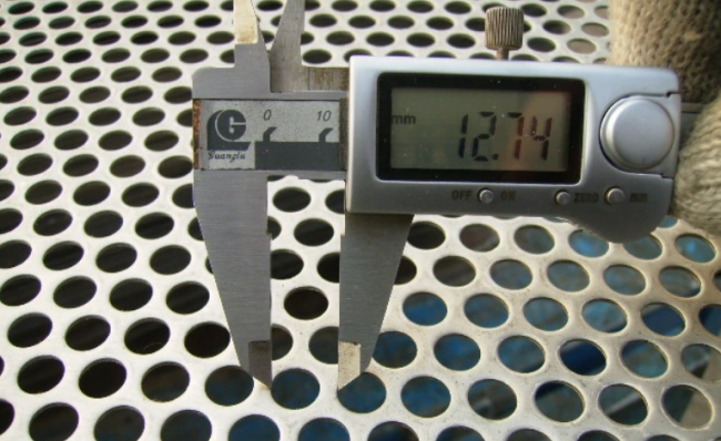 SS Perforated Sheet AISI 201 304 316 409 430 310 Bending Stainless Steel Perforated Plate Sheet 0