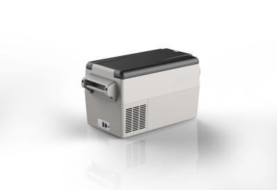 China AC110V 32L Mini Fridge With Freezer for sale