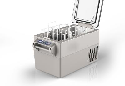 China AC110V 32L Mini Fridge With Freezer for sale