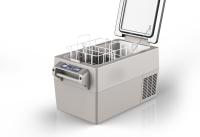 China Shakeproof 12V 32L Car Mounted Refrigerator Compressor Freezer -20C to 10C for sale