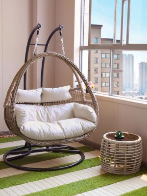 China Buiten tuin balkon patio hangende stoel met rotan meubels aangepaste kleur Te koop