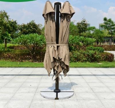 Cina Customized High End Giardino Patio Due Testa Ombrello Esterno Cantilever Parasole 3x3M in vendita