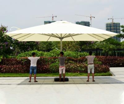 Cina Outdoor Commercial 5M 6M 7M Square Garden Parasol Umbrella With LED Lights in vendita