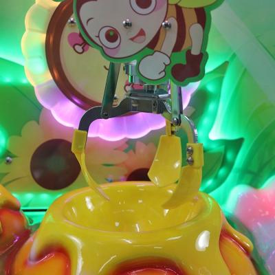 Cina Macchine di gioco della galleria della piccola ape, macchine a gettoni della gru dell'artiglio in vendita